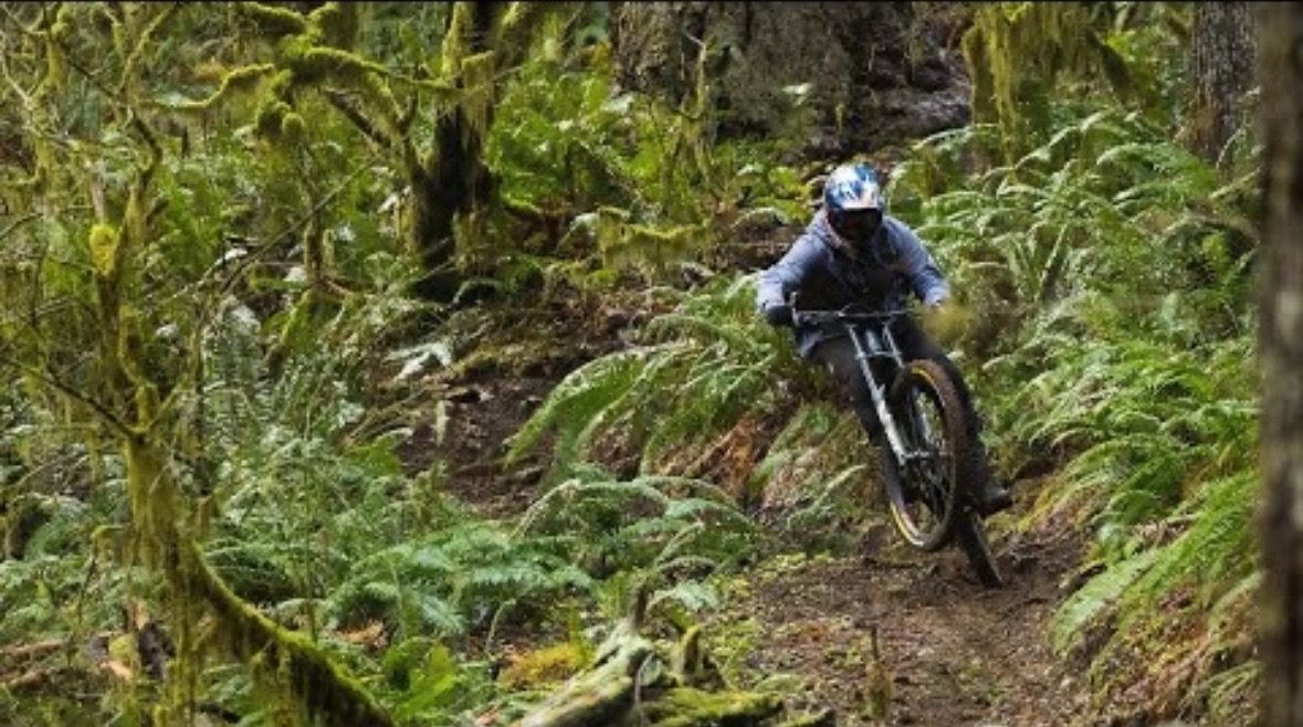 ‘RAGE’ raw feat. Carson Storch – Cascadia MTB